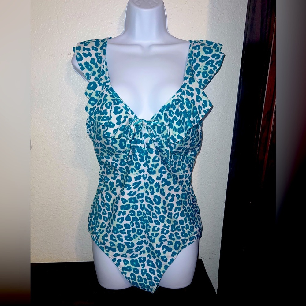 Super Sexy And Cute Ruffled One Piece Swimsuit From D… - Gem